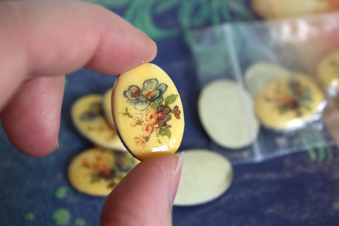 Set of 2 Vintage Floral Cameo // Cabochon // 25 X 18mm // New Old Stock ...