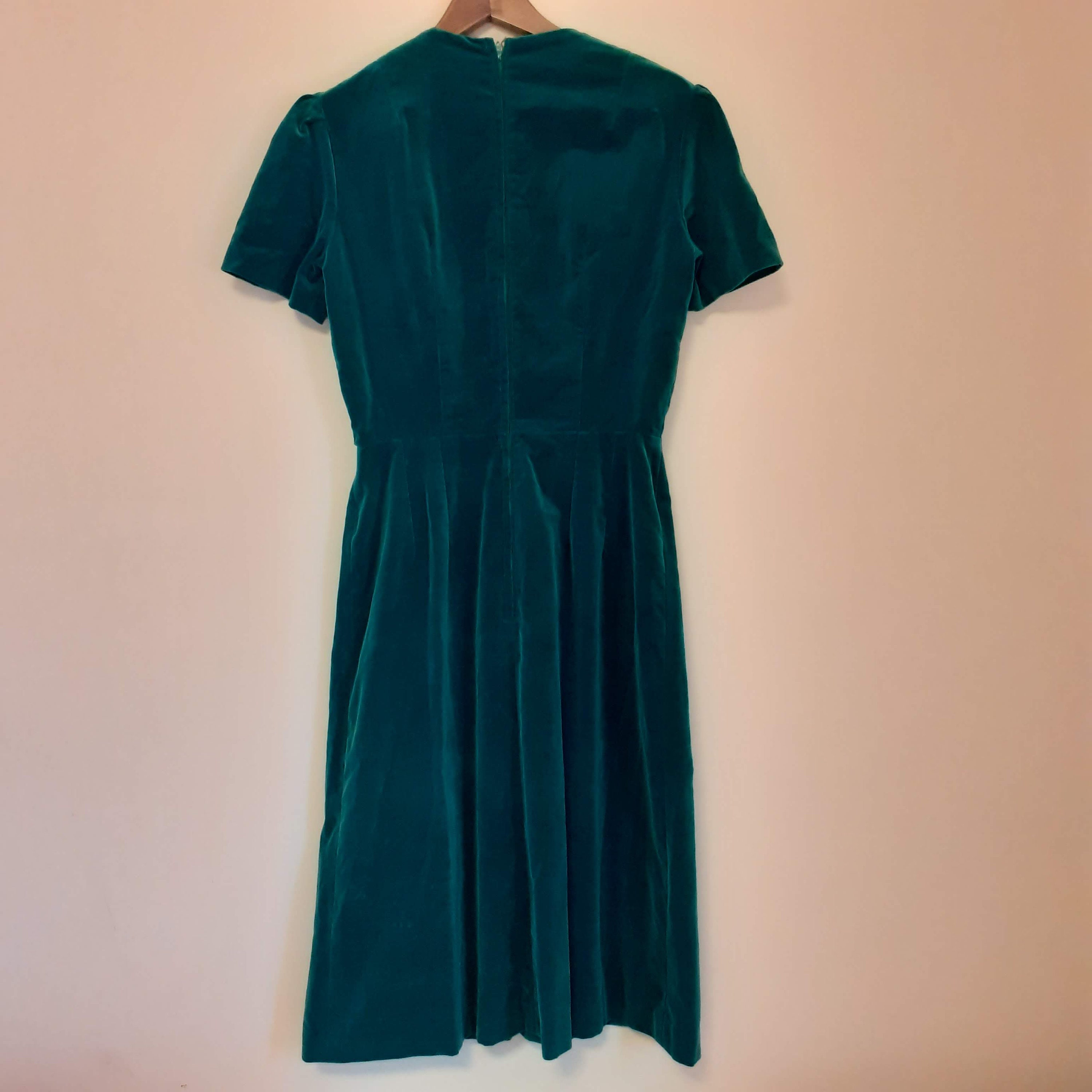 Luxurious Green Velvet Fitted Sheath - Etsy