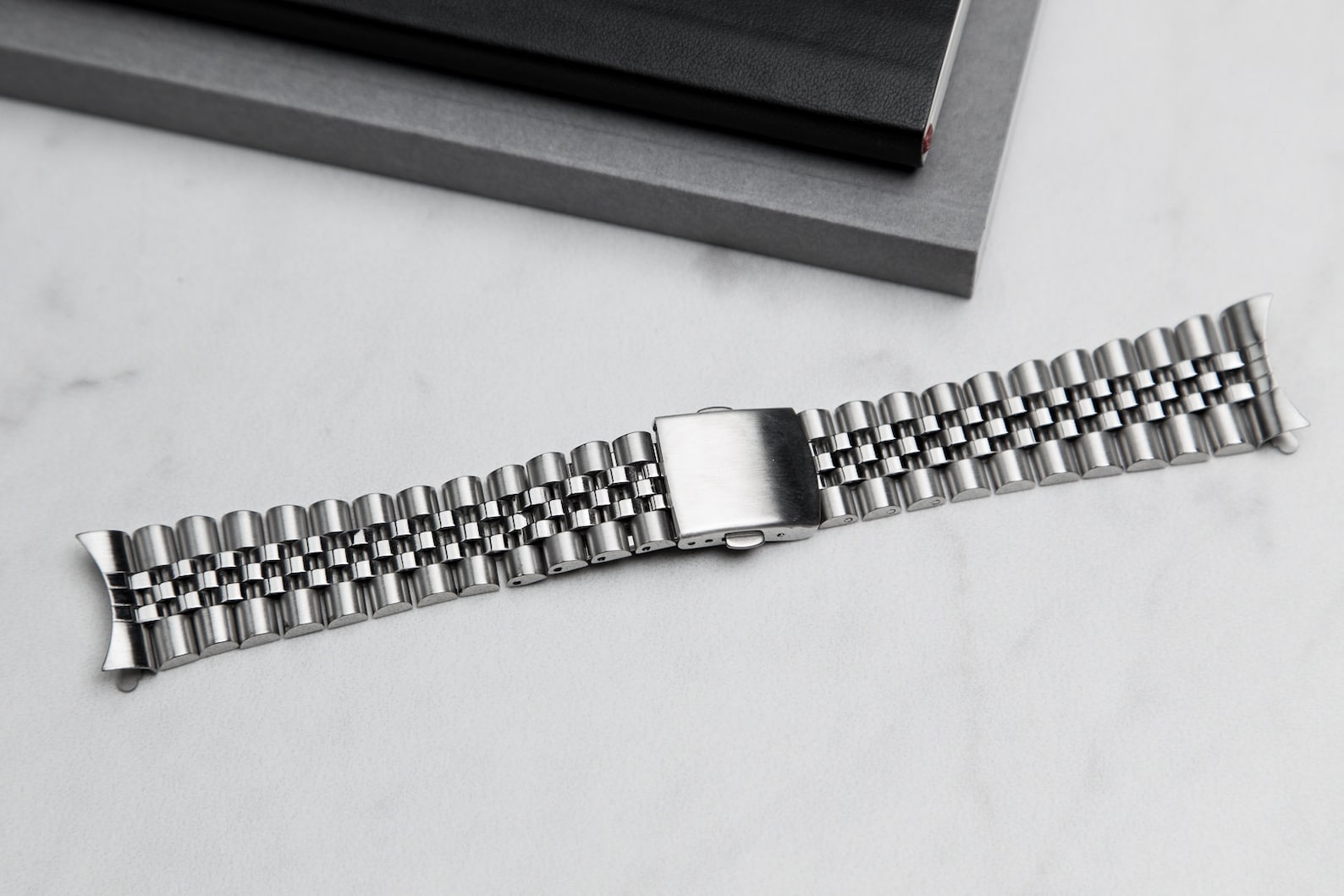 Jubilee Style Watch Strap 22mm With Curved End Links | Etsy