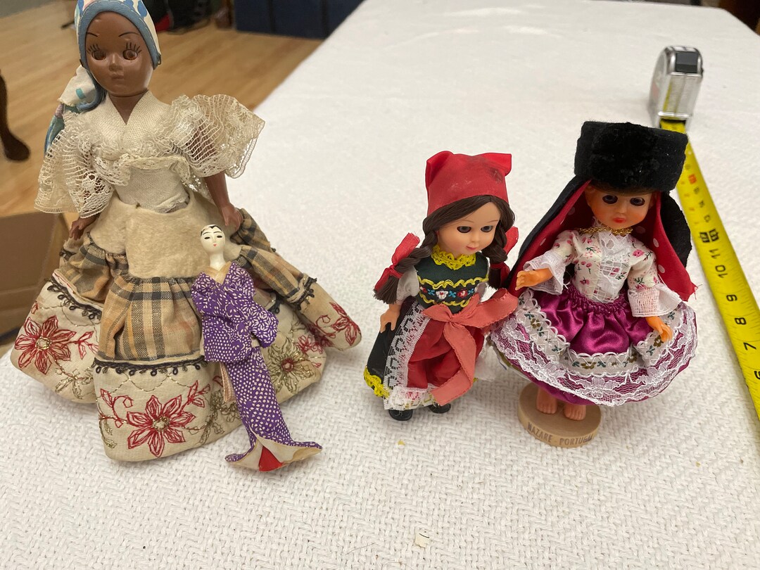 Lot of 4 Vintage Dolls From Around the World - Poland, Africa, Asia and ...