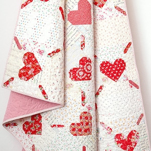 PDF Heart Quilt Pattern - Love is All Around Heart Quilt - Etsy