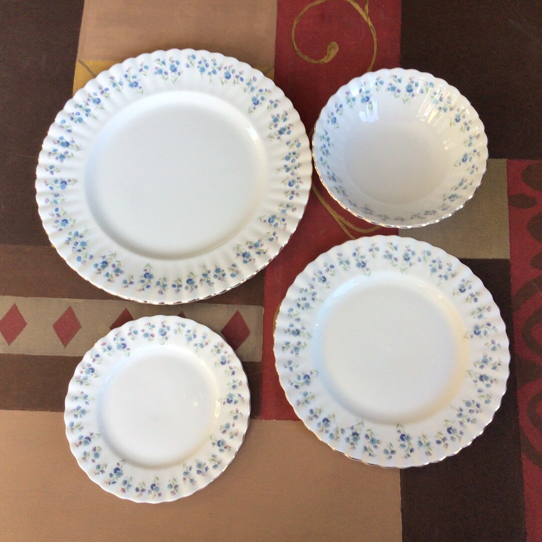 Royal Albert Memory Lane Plates, Selection of Dinner Plate, Salad Plate ...