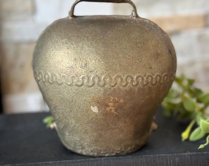 Large Brass Cow Bell- Rustic Farm Bell- Antique Cow Bell - Etsy