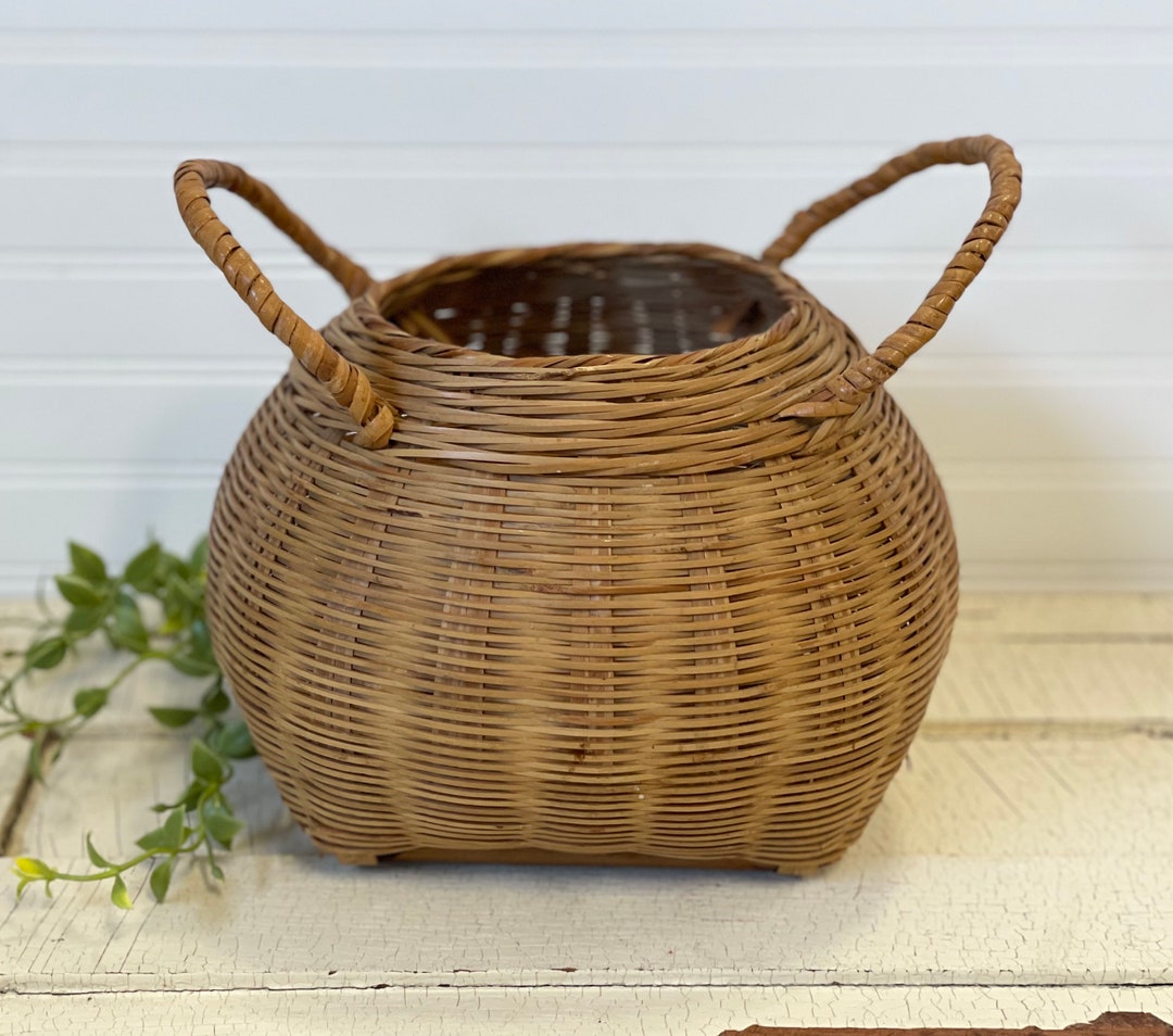 Vintage Woven Bushel Basket With Handles and Square Bottom - Etsy
