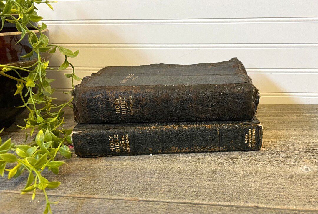 Bible Stack Set of 2 Vintage Bibles Antique Leather Bound - Etsy