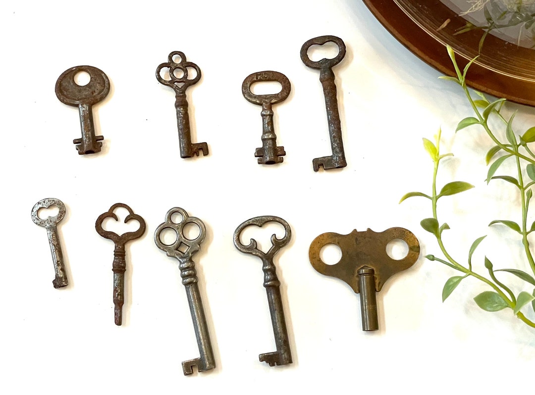 Vintage Metal Skeleton Key- Vintage Barrel Keys Authentic Old Key- 1 ...
