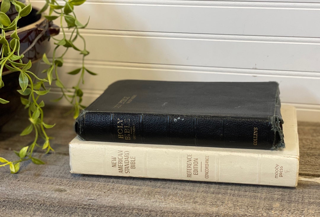 Vintage Bible Stack Set of 2 Old Bibles Bible Decor 1949 1975 - Etsy