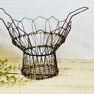Wire Egg Basket- Vintage Rustic Wire Basket- Collapsible Wire Basket - Etsy