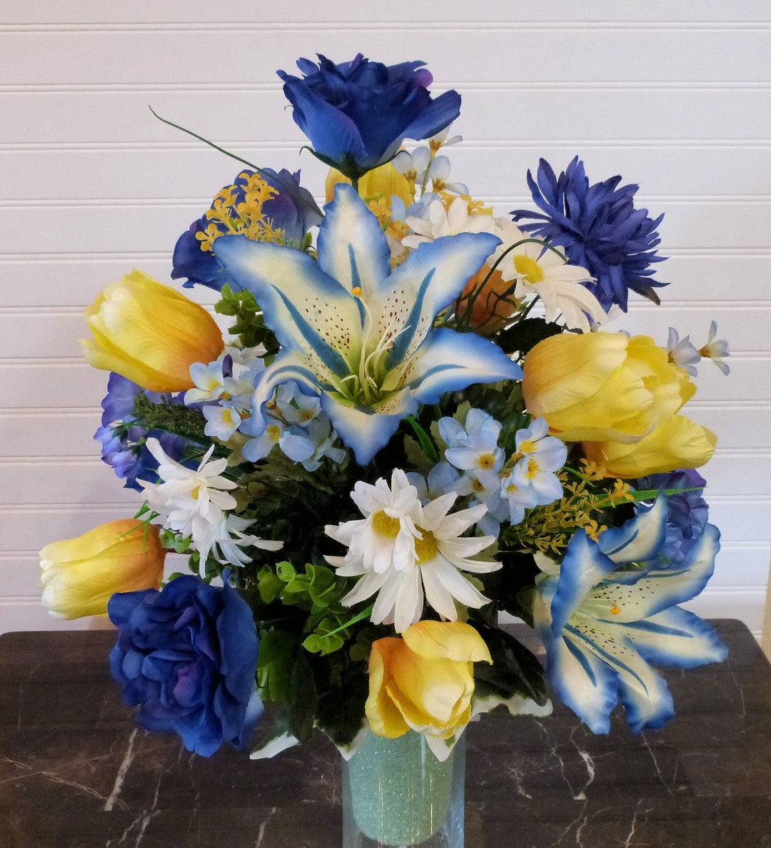 Spring Cemetery Arrangement, Cemetery Arrangement With Lilies, Cemetery ...