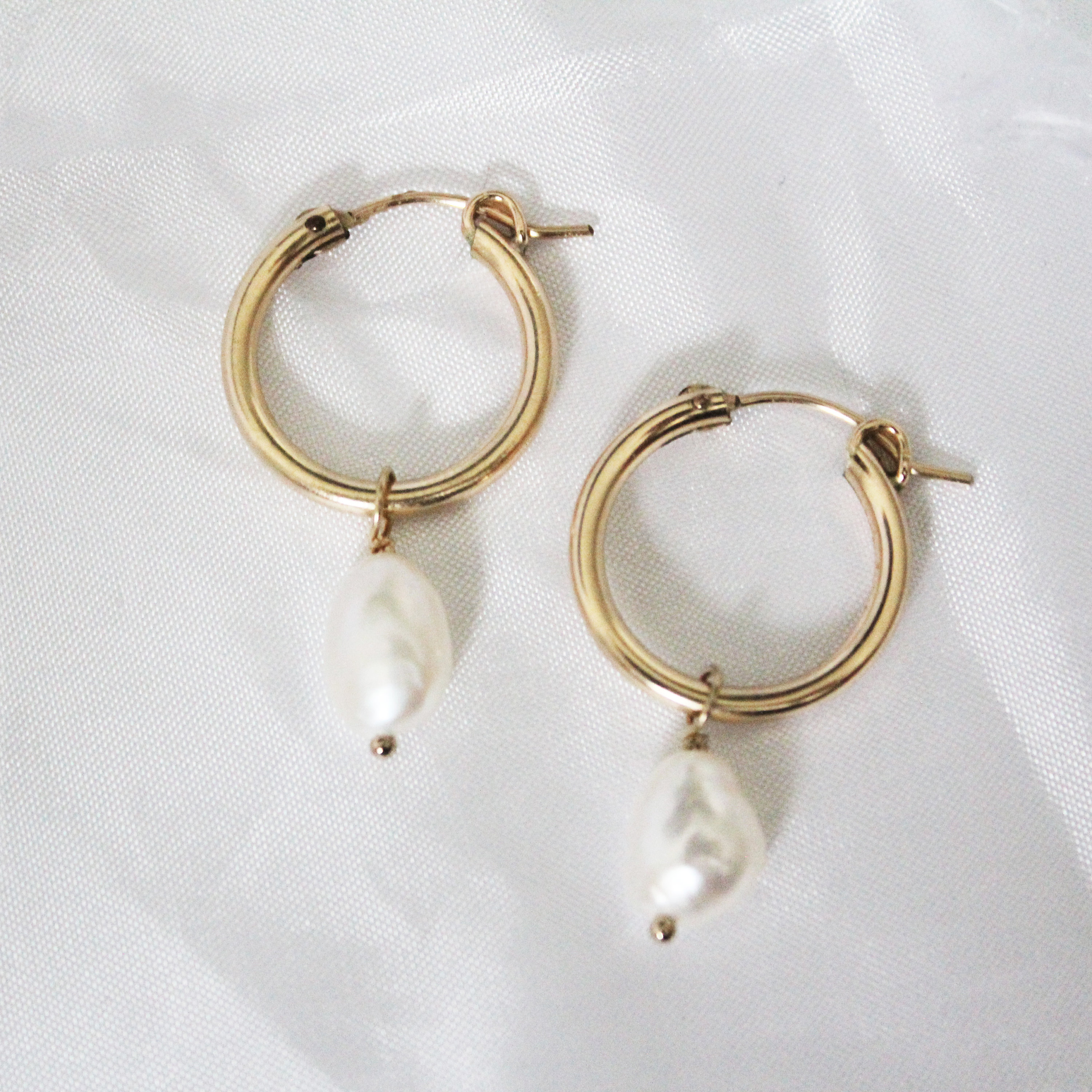 Gold hoop pearl drop earrings store