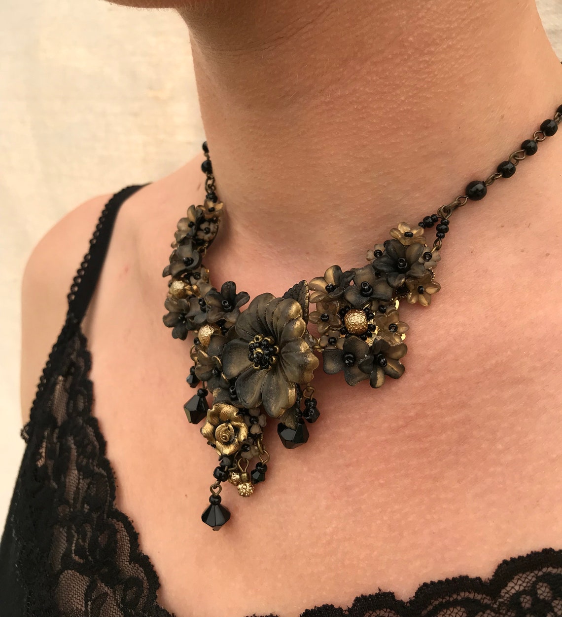 Black Onyx Beautuiufl Flower Necklace by Vintage Jewlerly - Etsy