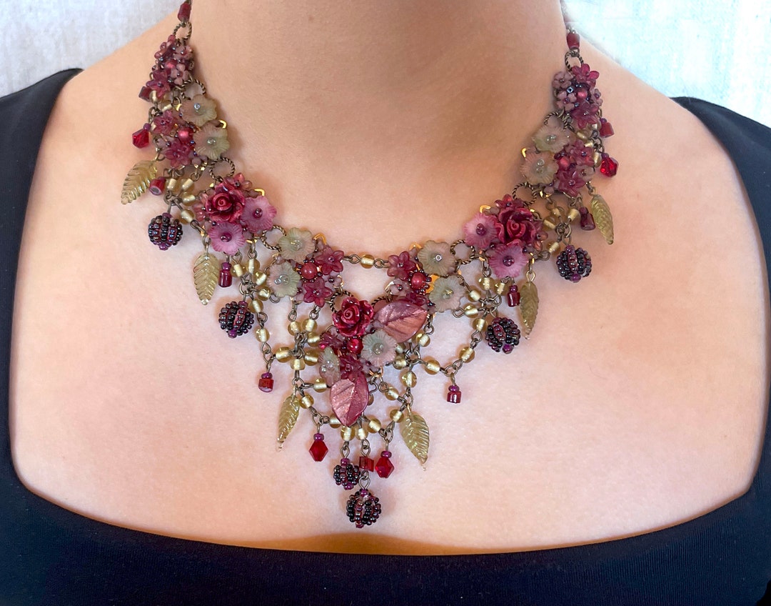 COLLEEN TOLAND Tea Rose Red Green Statement Vee Necklace Beaded ...