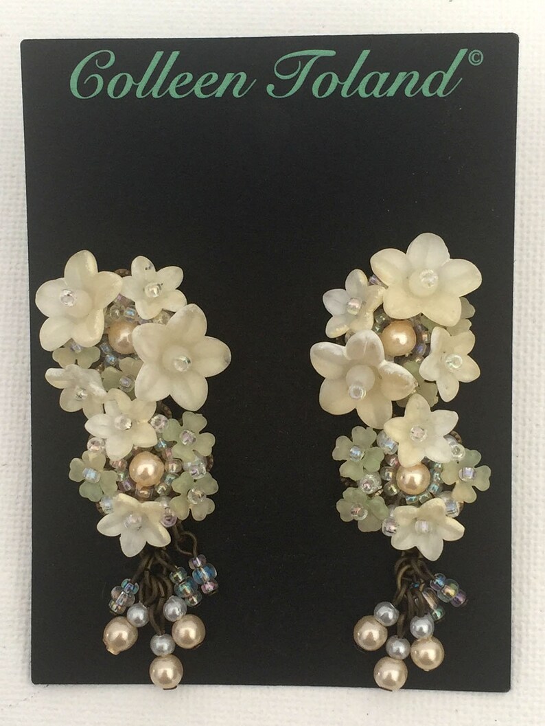 WHITE FLOWERS Earrings by Vintage Jewellery Designer Colleen | Etsy