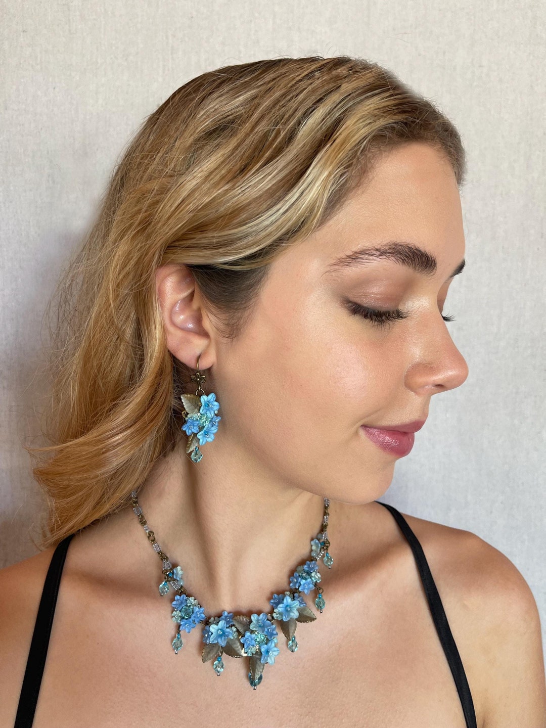 Colleen Toland Sky Blue Beaded Floral Necklace Handmade Flowers Leaves ...