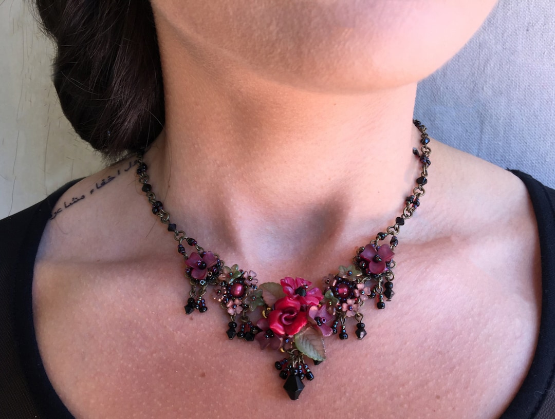 TANGO Tea Rose NECKLACE Handbeaded Vintage Inspired Red and Black ...