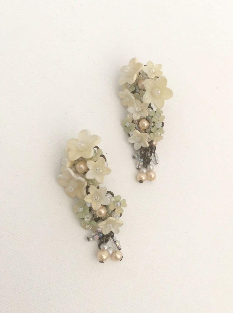 WHITE FLOWERS Earrings by Vintage Jewellery Designer Colleen - Etsy