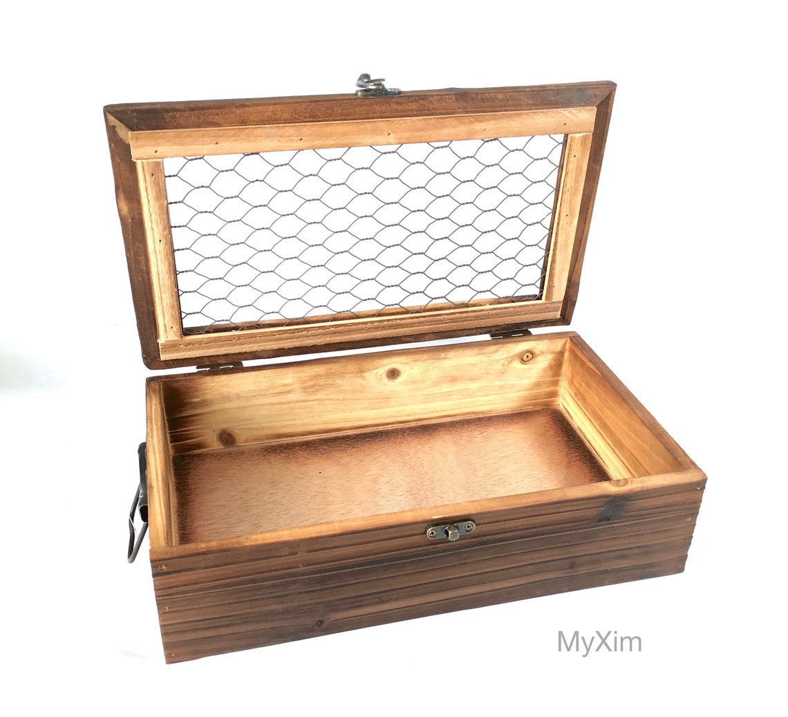 Wooden Box with Chicken Wire LidLiving space accentFarmers | Etsy