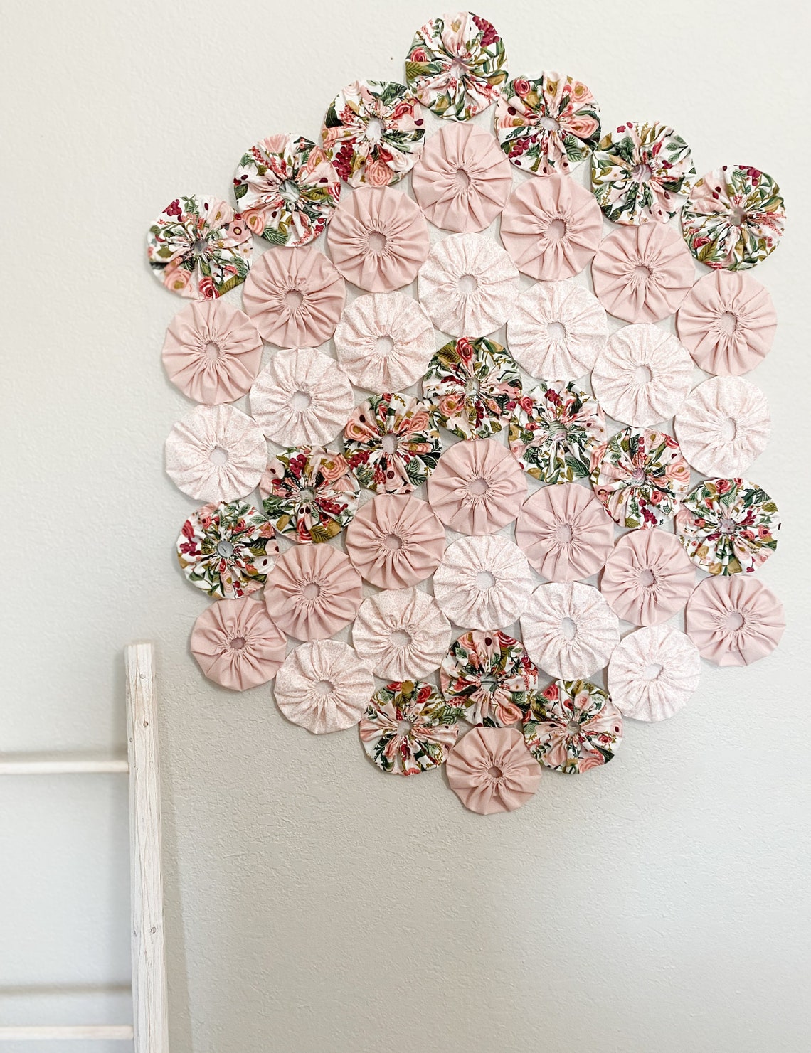 Floral Pink Yo Yo Quilt, Decorative Wall Hanging, Chair Drape - Etsy