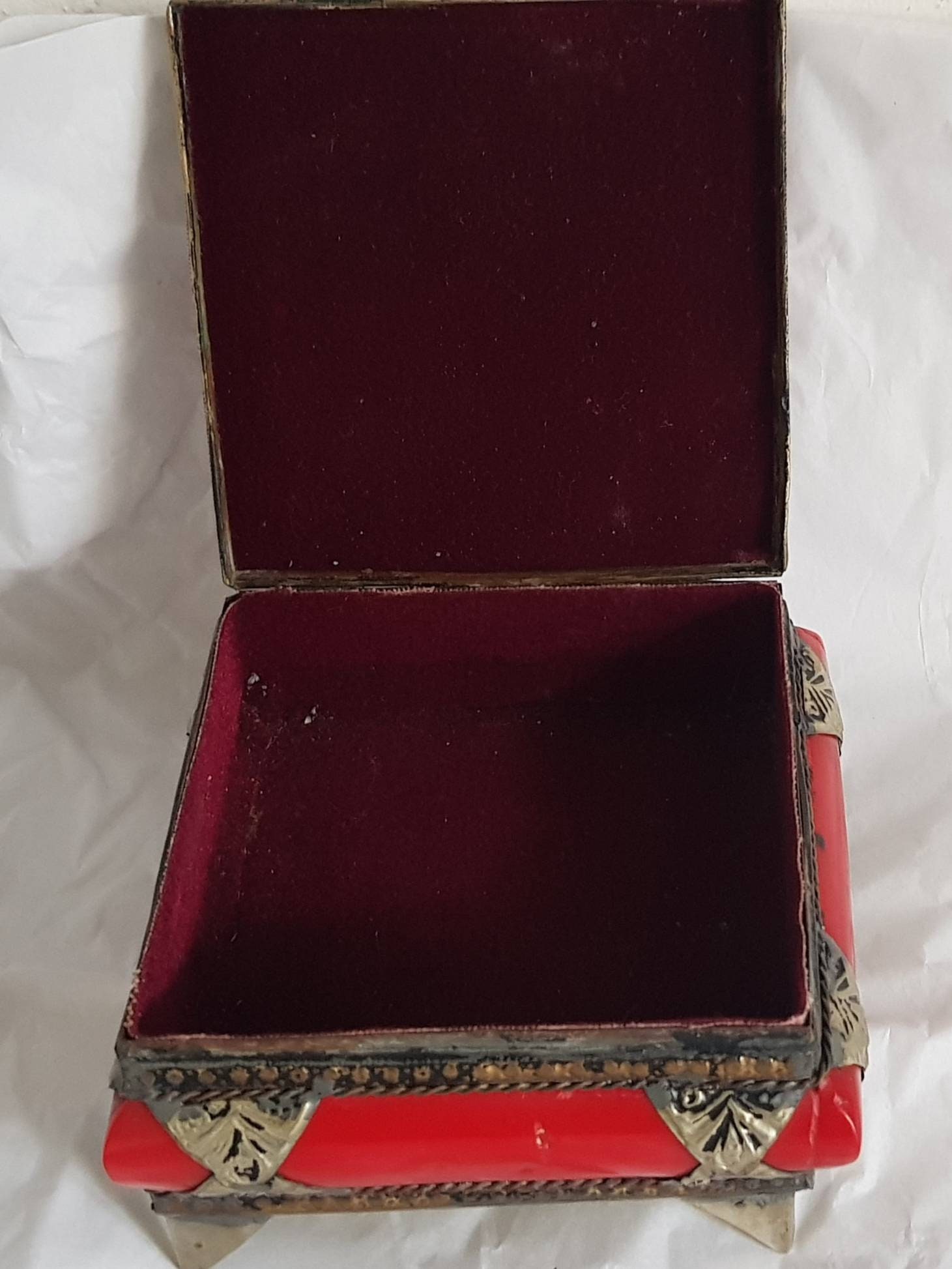 Rare Bakelite Jewelry Box Brass Decor on Corners and Star - Etsy