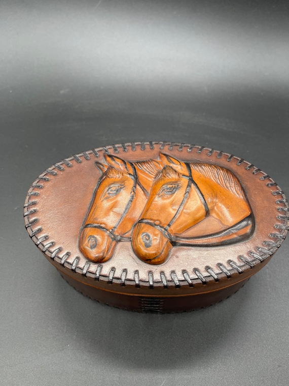 hand tooled box - Gem