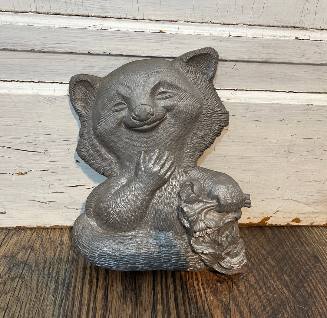 Vintage Badger Decor Cast Aluminum Metal Animal Candy Mold EC51 - Etsy