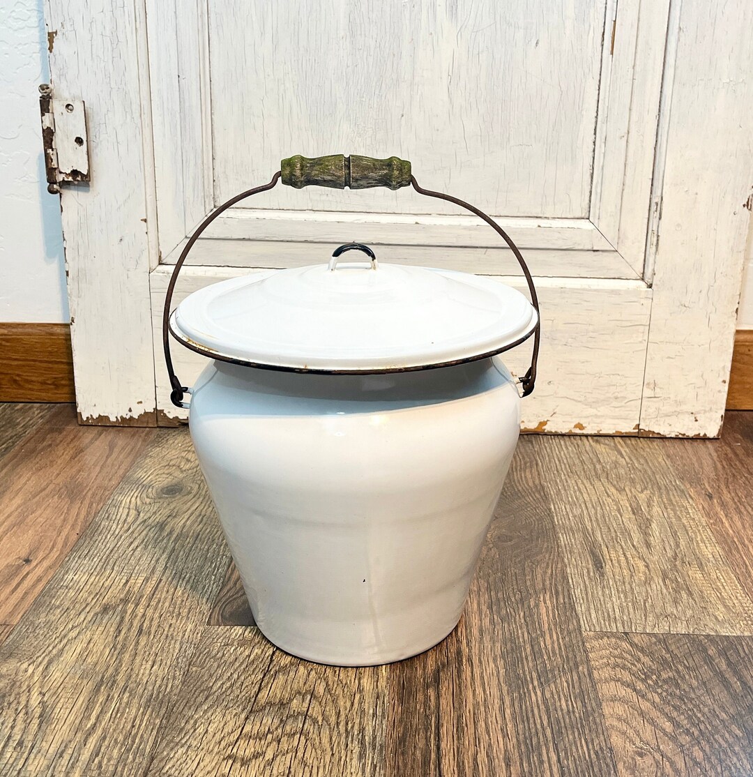 Antique Enamelware Lidded Chamber Pot Dry Sink Decor Compost Bin Bucket ...