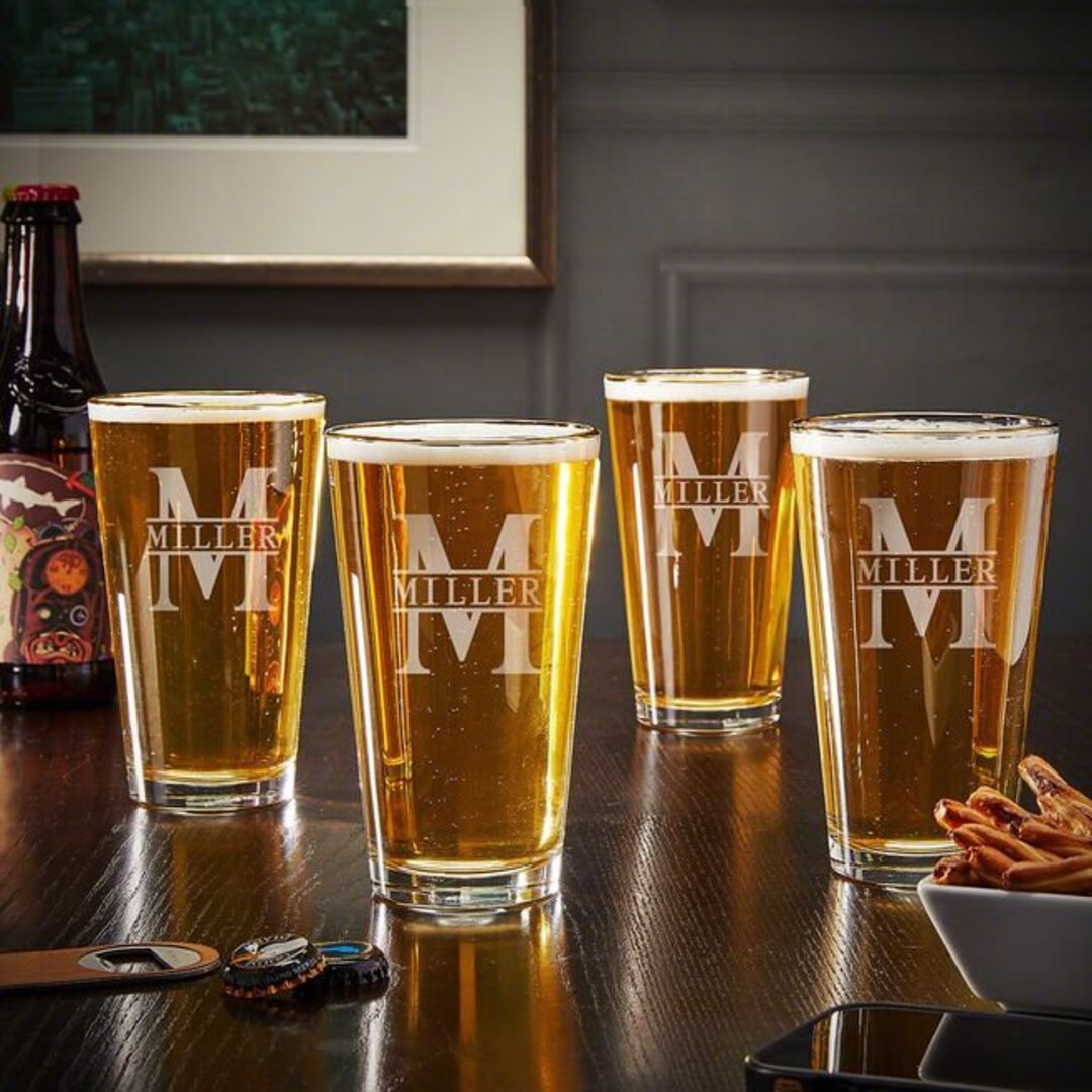 Engraved Gold Rim Pint Glasses Set of 4 - Custom Beer Glasses ...