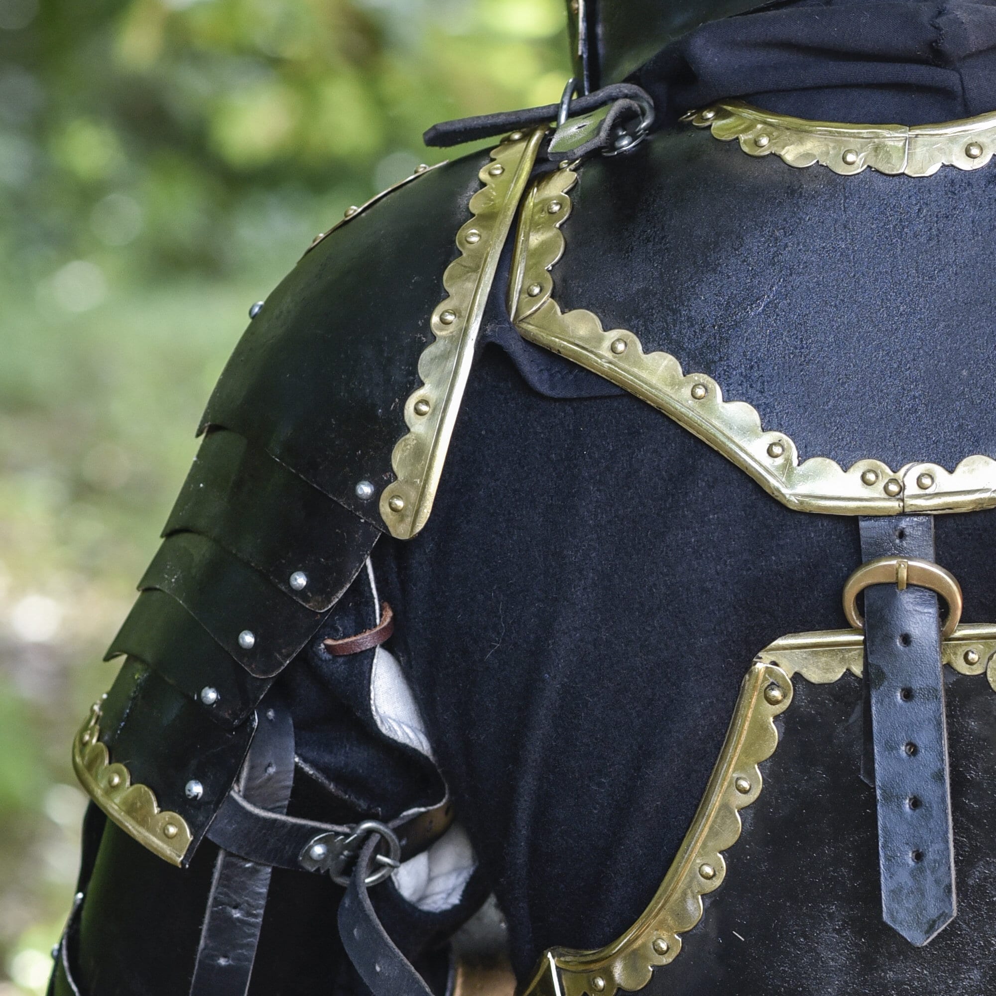 The Wicked Knight Functional Medieval Pauldrons With Rondel | Etsy