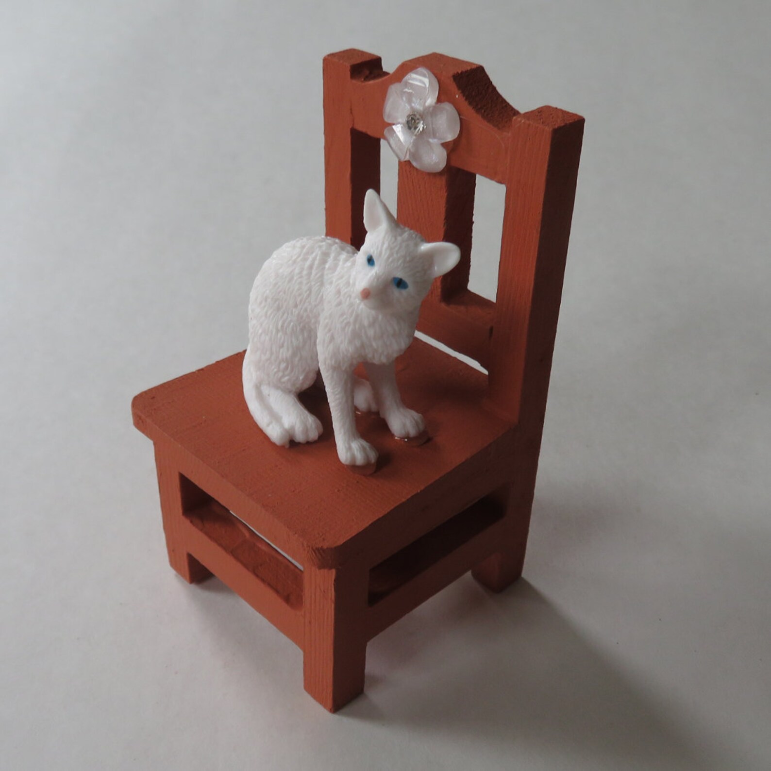 Brown Mini Chair With Cat, White Cat Sitting on Light Brown Chair, Mini ...
