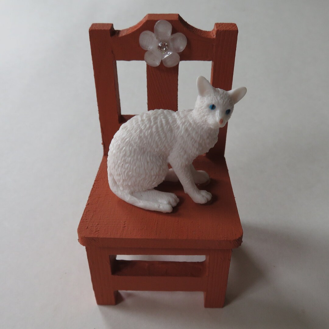 Brown Mini Chair With Cat, White Cat Sitting on Light Brown Chair, Mini ...
