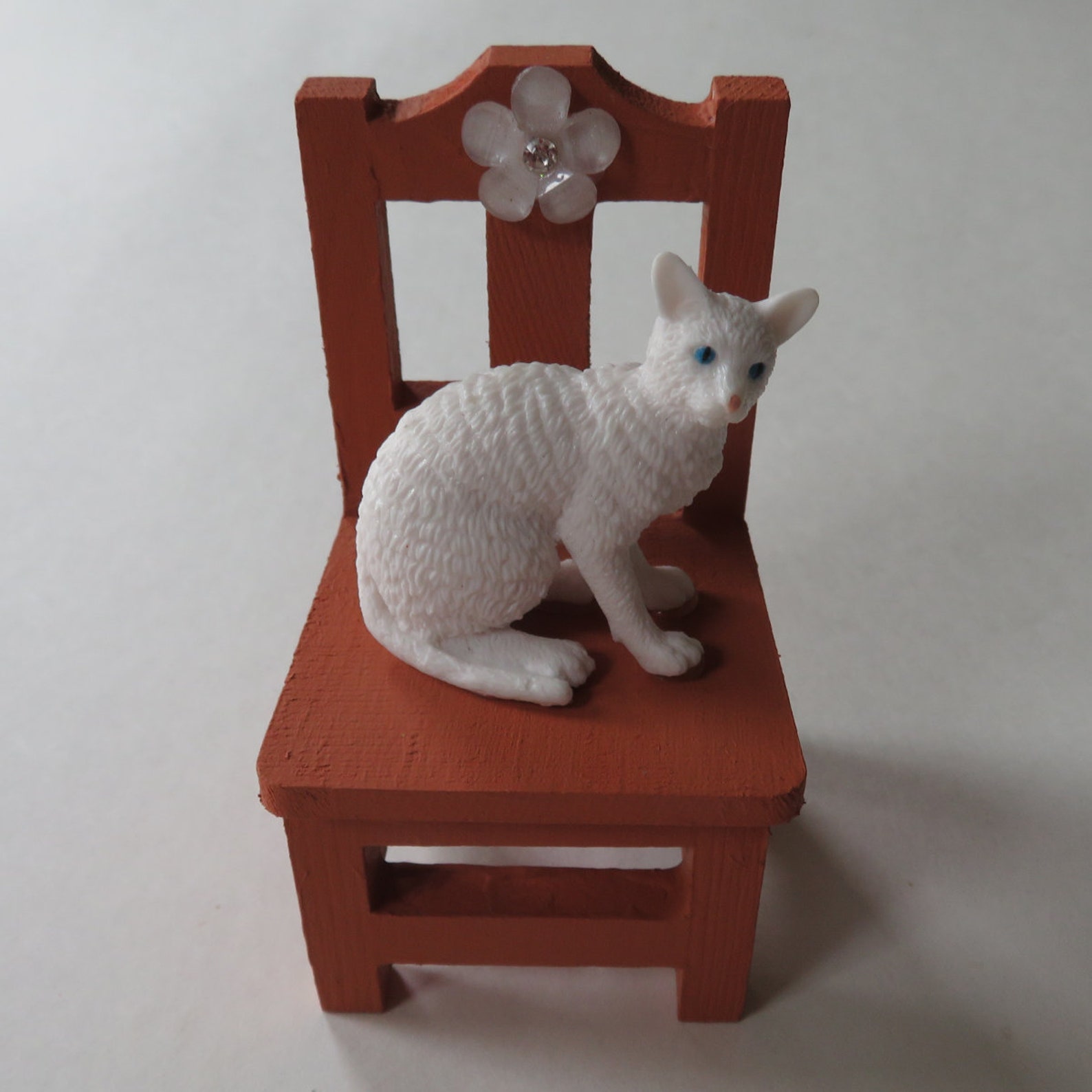 Brown Mini Chair With Cat, White Cat Sitting on Light Brown Chair, Mini ...