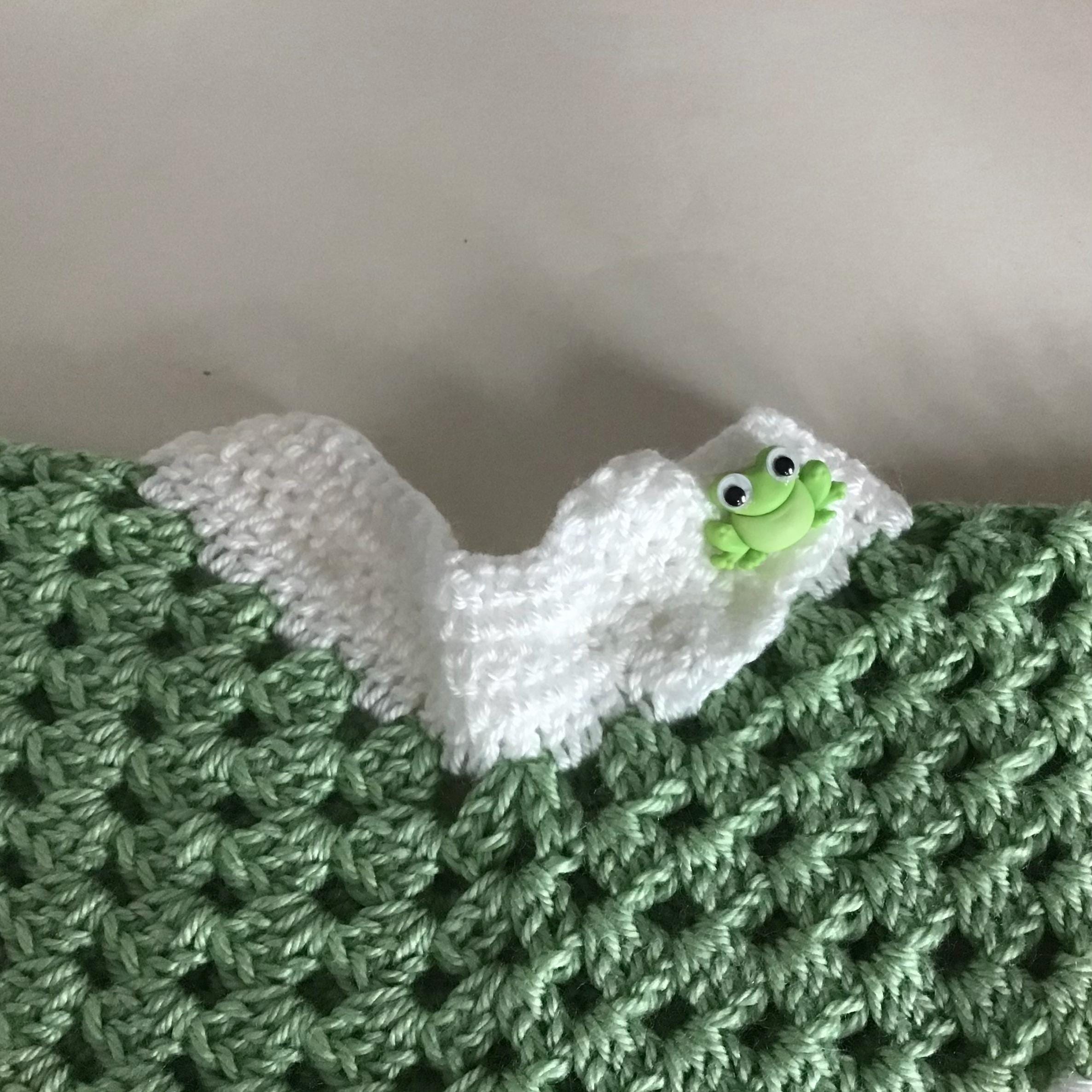 Crocheted Baby Poncho, Green and White Shawl, Green Frog Button - Etsy