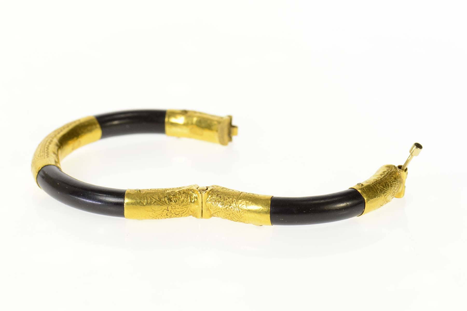 18K Victorian Chinese Black Onyx Etched Bangle Bracelet 6.5 18K Victorian Chinese Black Onyx Etched Bangle Bracelet 6.5