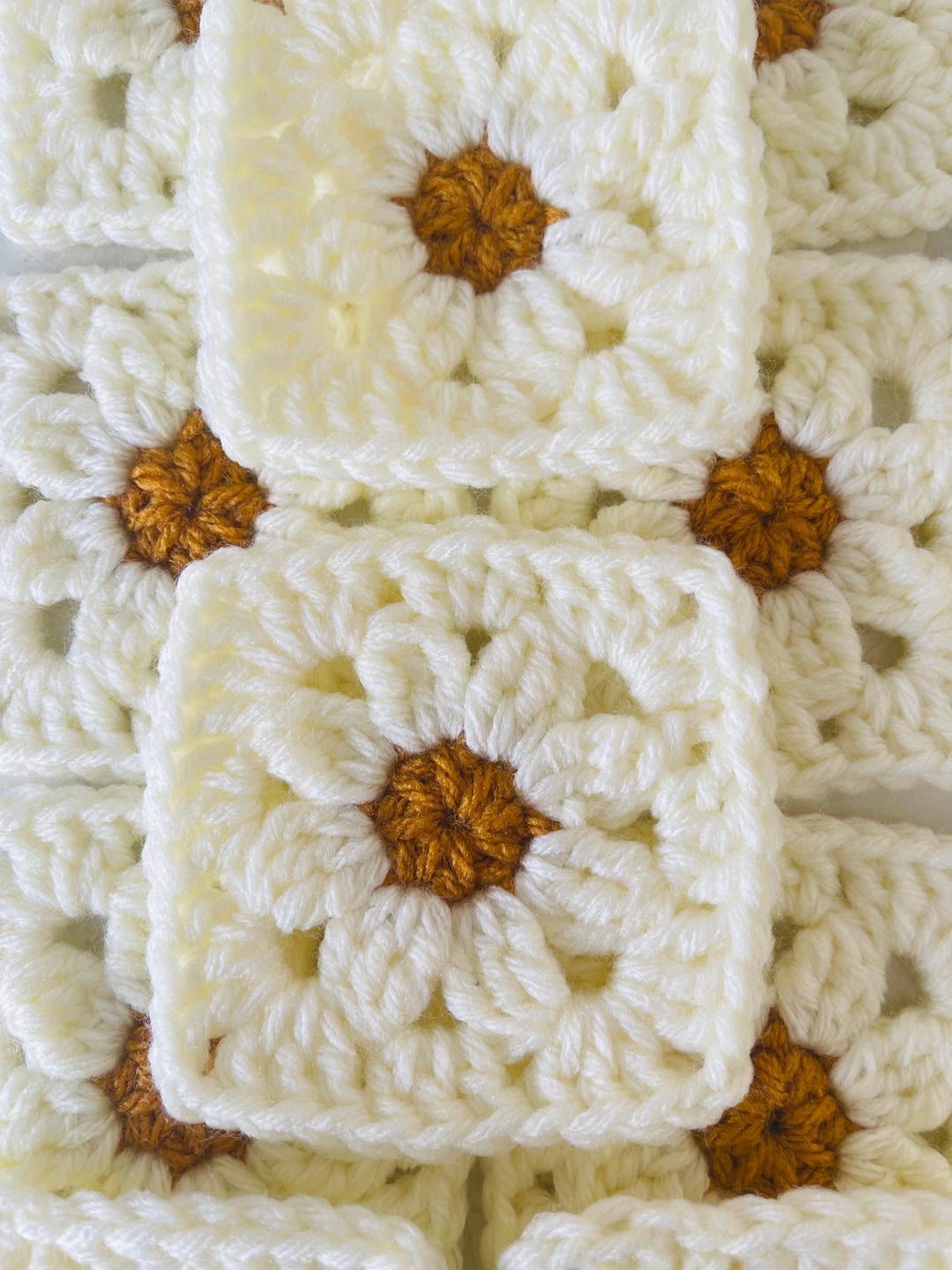 15 Spotty Daisies Granny Squares in Cream With a Gold Centre 3.5 Inch ...
