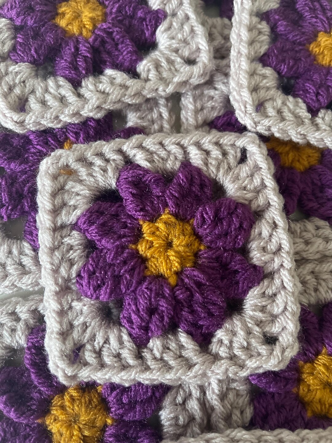 10 Crochet Granny Squares With Purple Daisy’s - Etsy