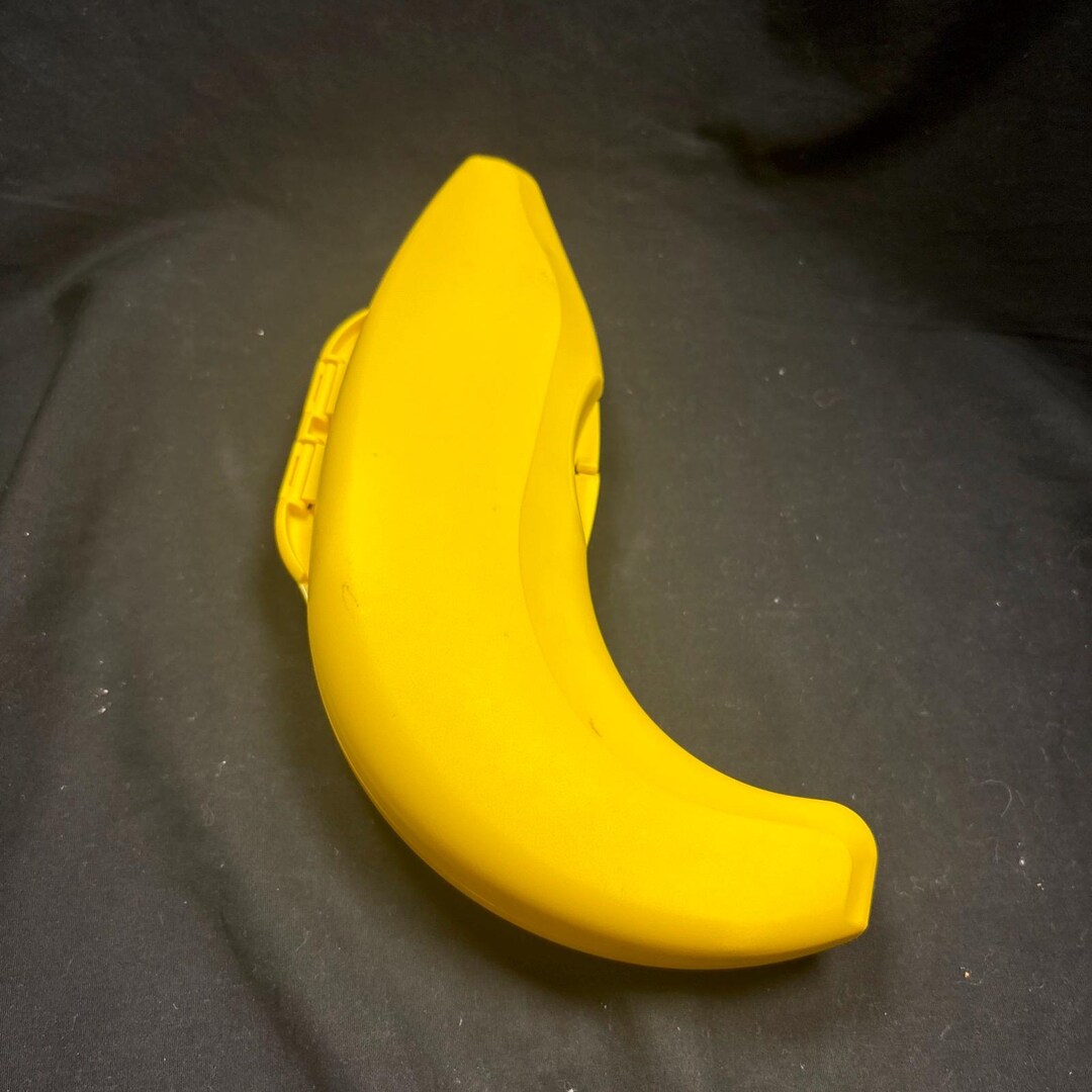 Tupperware Vintage Forget-me-not Banana Keeper 6167A - Etsy