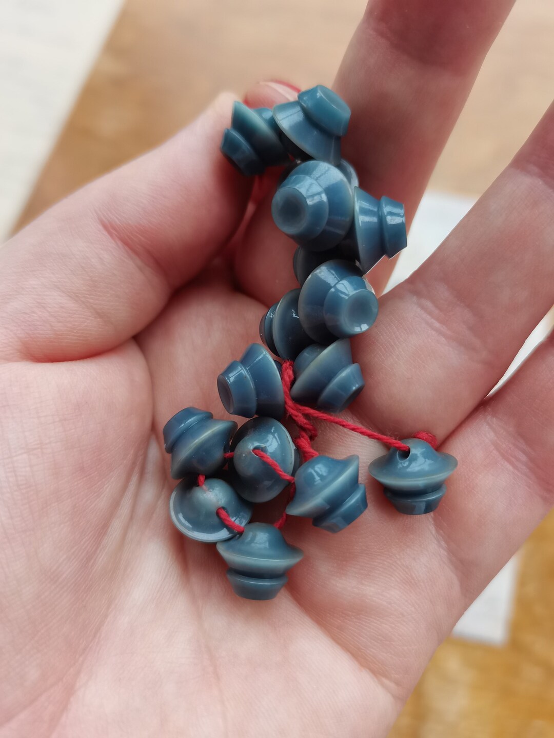 A Set of 6 Original 1930's/1940s Vintage Early Plastic Buttons in Blue ...