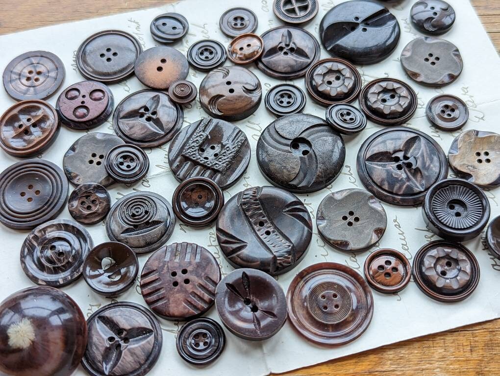 Vintage Buttons, Brown Buttons, Button Art, Old Buttons, Button Craft ...