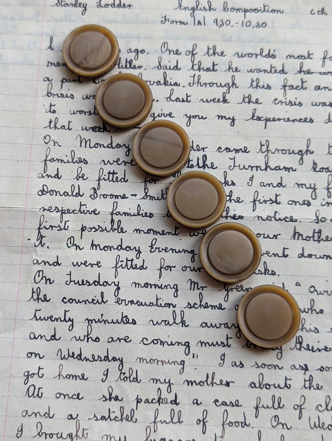 Original 1930's 1940s Large Beige Casein Early Plastic Buttons. 23mm ...