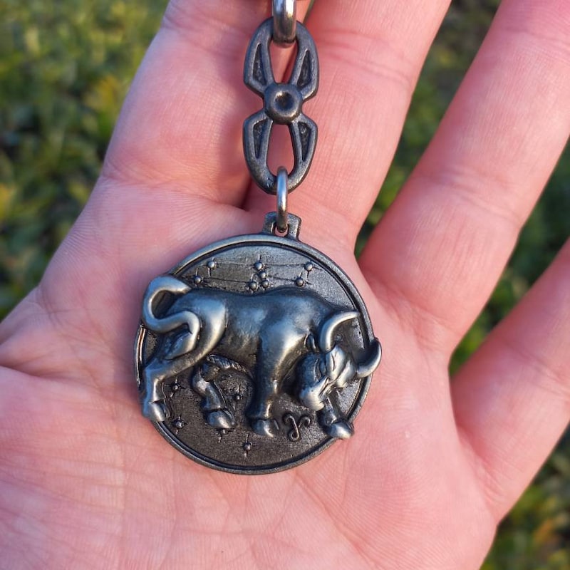 Bull Keychain - Etsy