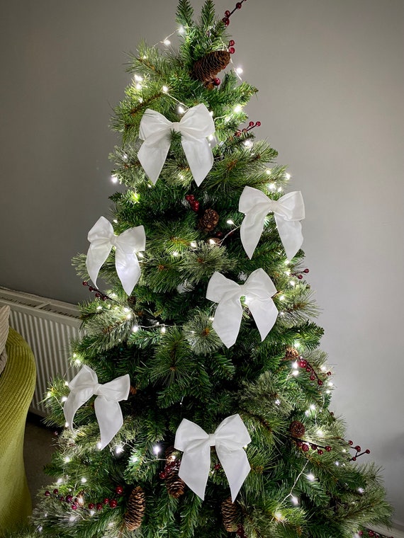 White Christmas Tree Bows 12,203 Christmas Trees With Bows Stock