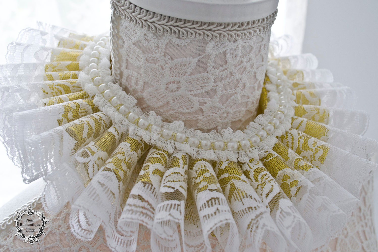 Royal Elizabethan Ruff Collar in Gold and White - Etsy