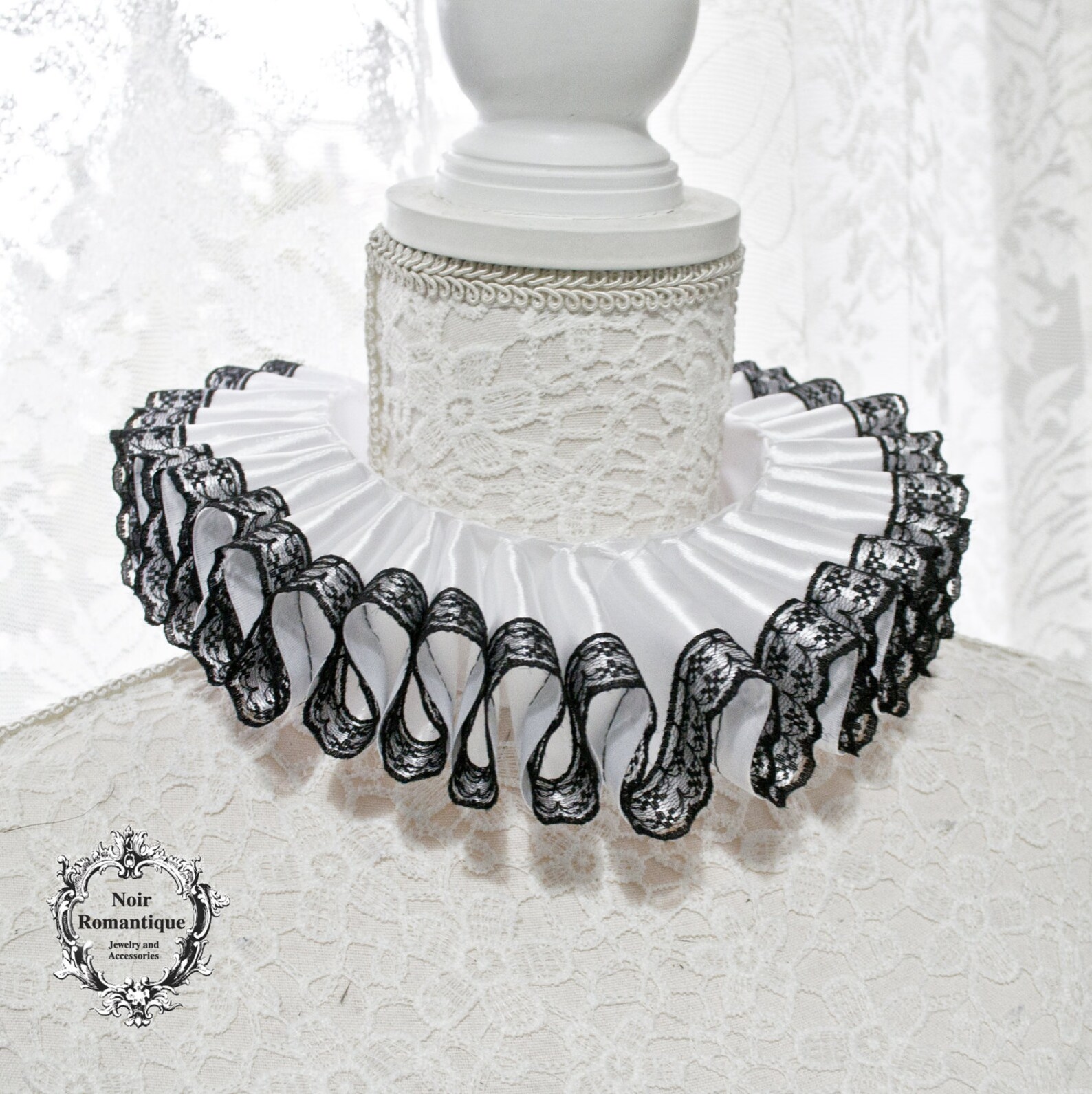 Historical Satin White Elizabethan Ruff With Black Lace | Etsy