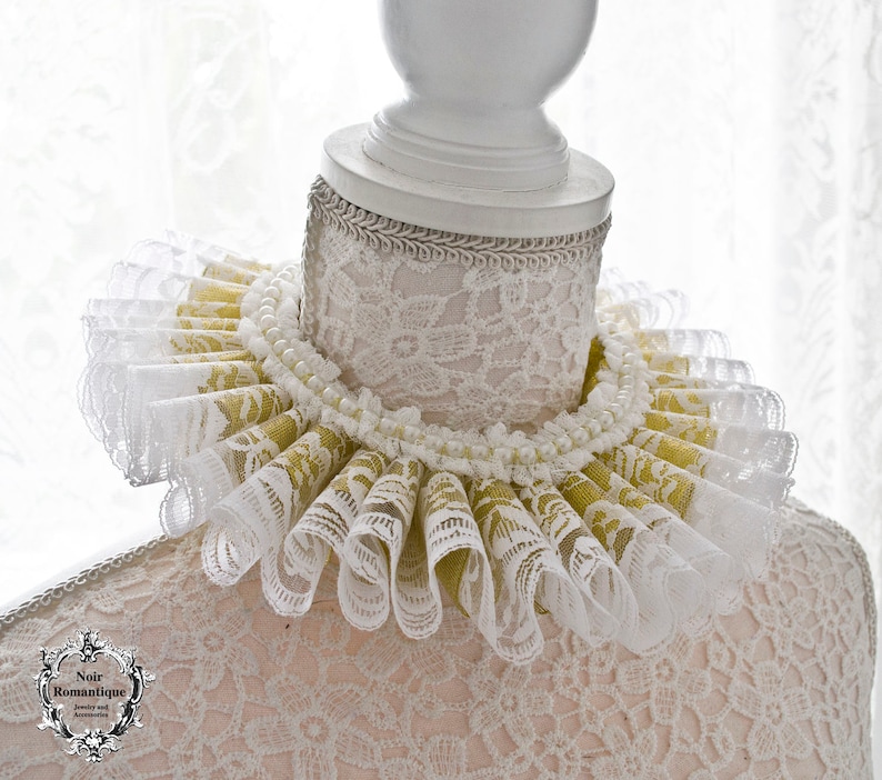 Royal Elizabethan Ruff Collar in Gold and White - Etsy