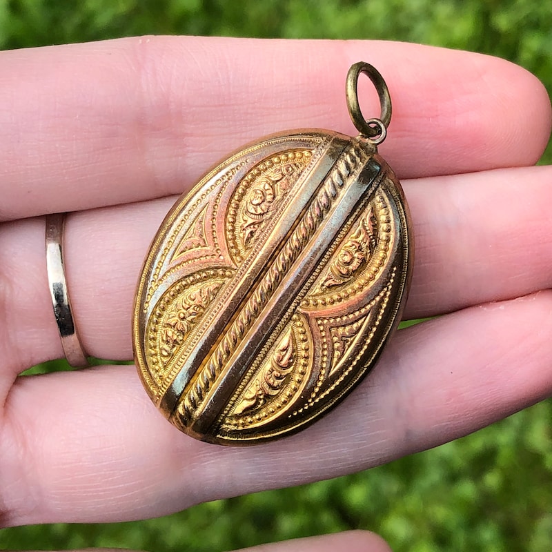 Victorian Locket - Etsy