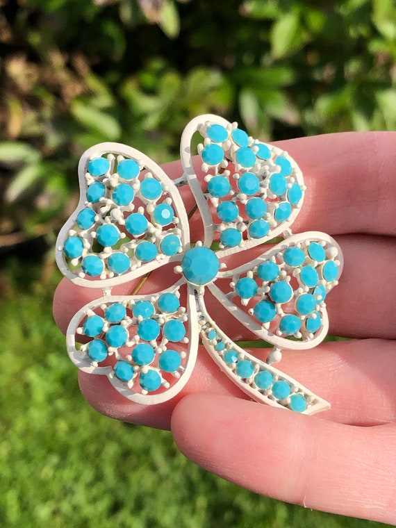 four vintage lisner brooches - Gem