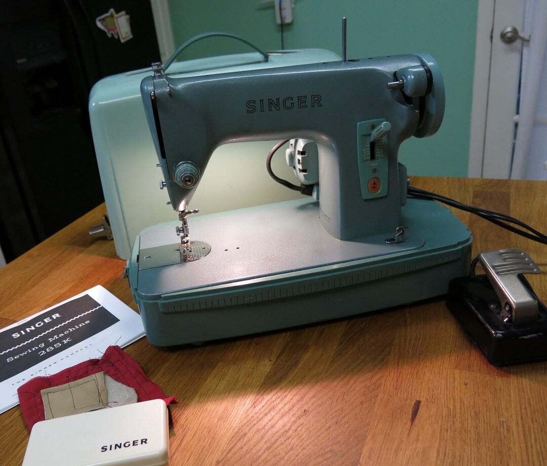 Pretty Little 1965 Singer 285K Straight Stitch Sewing Machine in Aqua ...