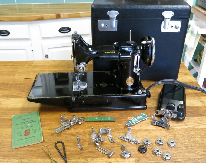 Gorgeous HTF 1956 Black Singer Straight Stitch 301 Sewing Machine W ...