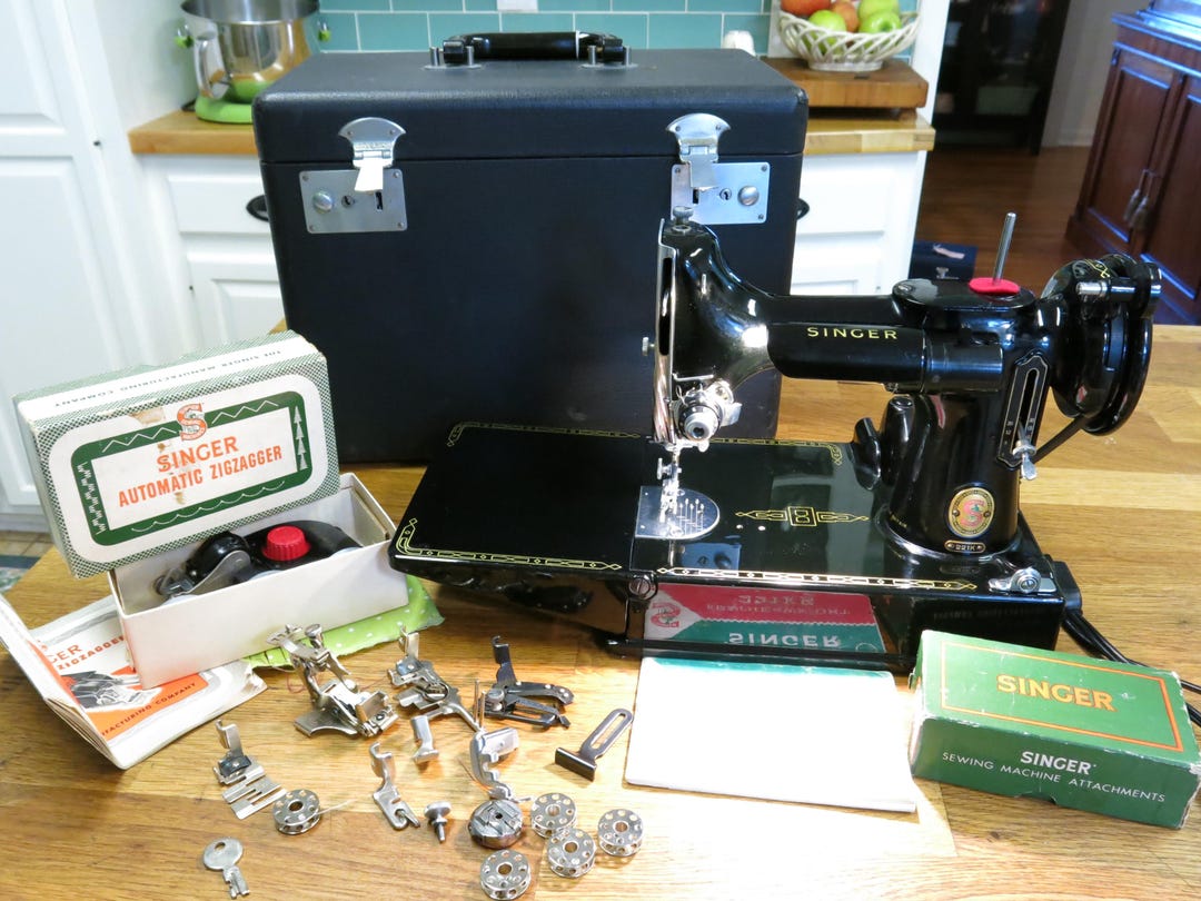 Wonderful Late Model 1961 Singer 221K Featherweight Prism Decals W/exc ...
