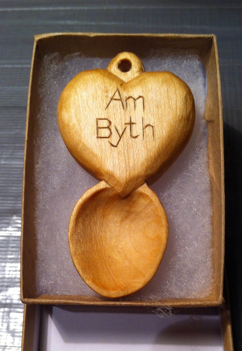Personalised Hand Carved Welsh Love Spoon - Etsy Denmark